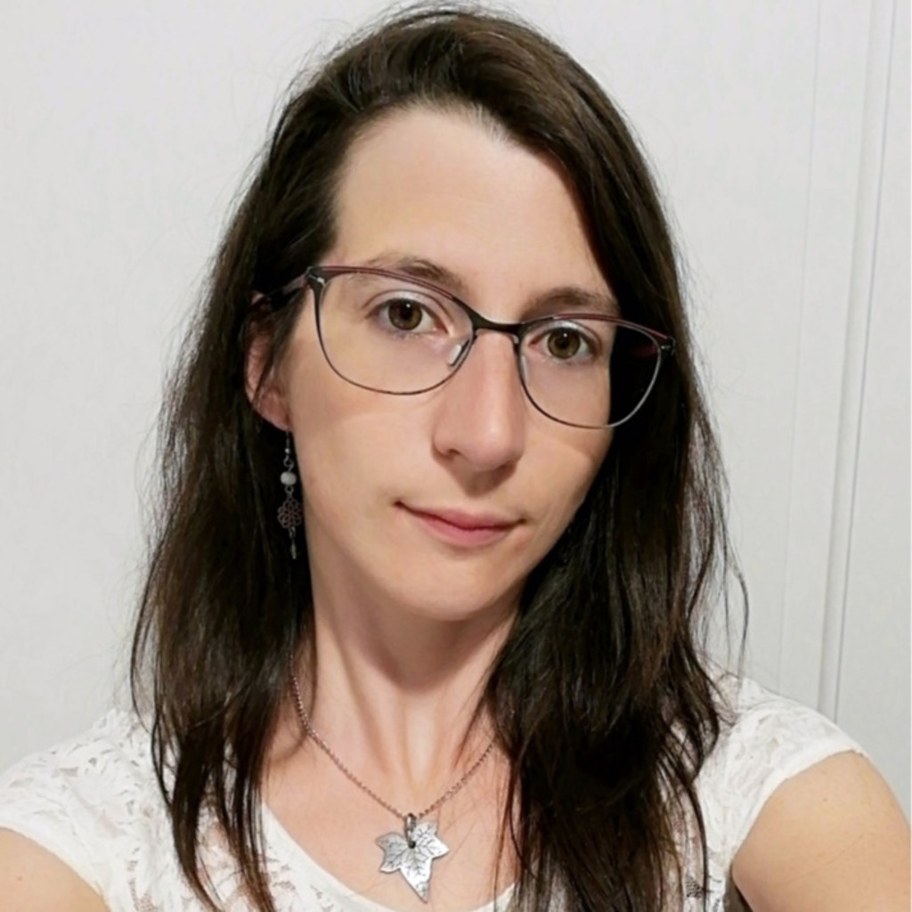 Alexandra Raab - Schmuckdesigner - Raven Edelstahlschmuck e. U. | XING