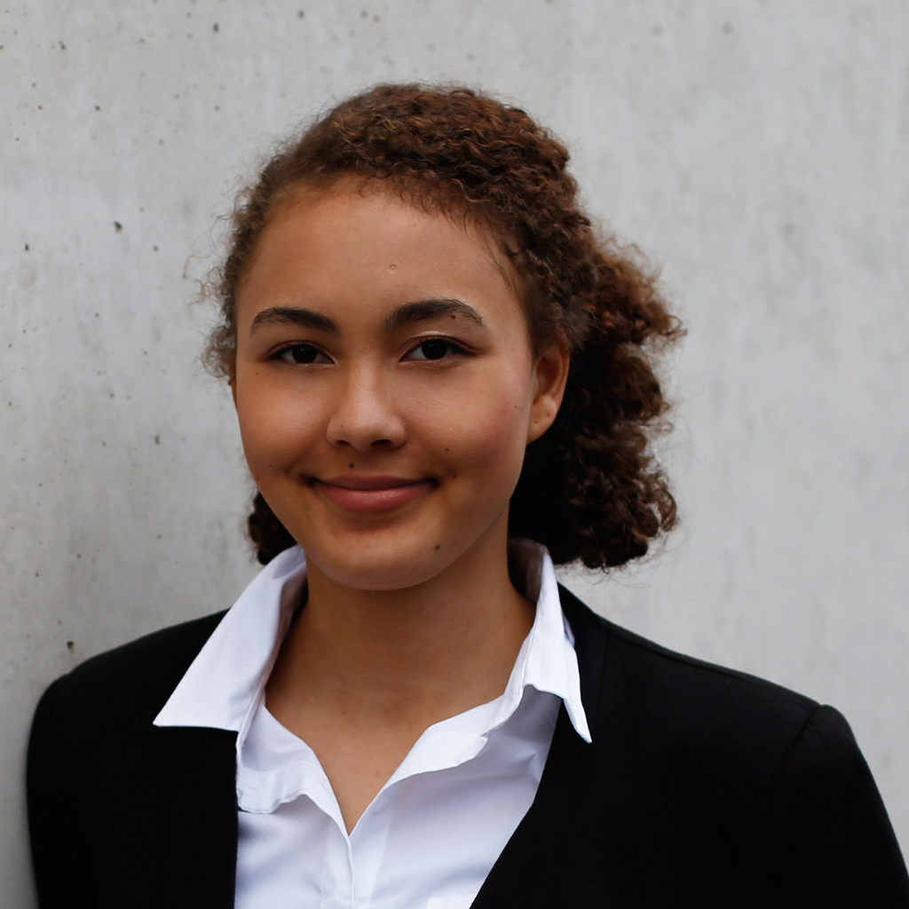 Lisa Clausen - UX-Designer - Experience One | XING