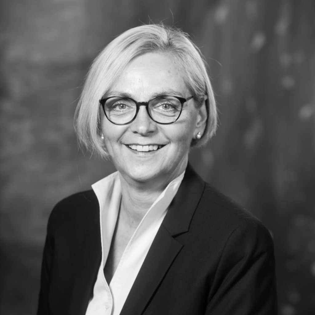 Monika Sievers - Teamleitung Hausverwaltung/WEG-Verwaltung - John ...