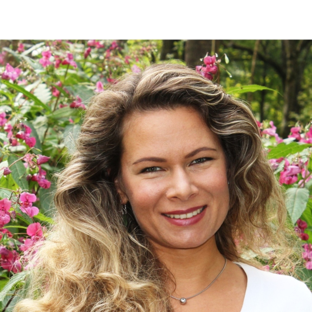 Eva Bernhardt - Heilpraktikerin und Leitung Praxis-Seminar-Zentrum ...