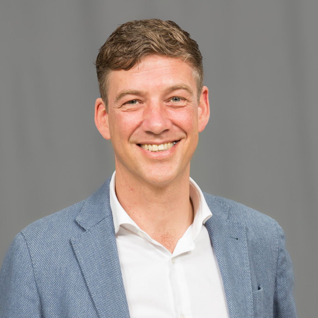 Philipp Uhl - Global Communications - Paulig Teppichweberei GmbH | XING