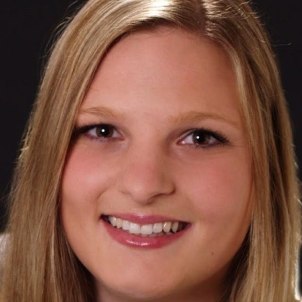 Julia Kopp - Referentin Controlling /Business Analyst - CG CarGarantie ...