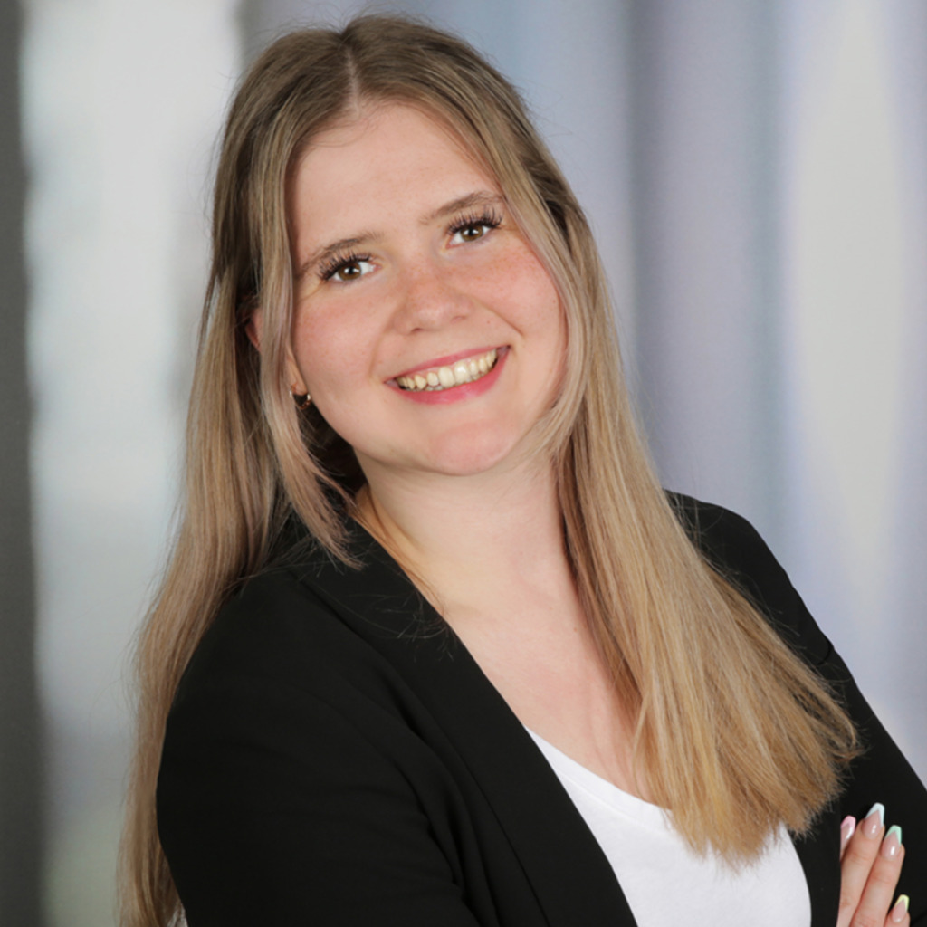 Laura Busch's Instagram, Twitter & Facebook on IDCrawl