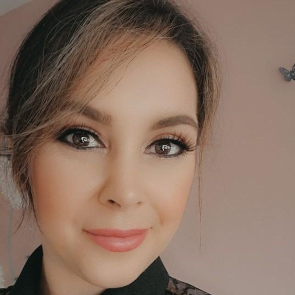 Roxine Willert - Make-up Artist & Hairstylistin, Coach & Heilpraktiker ...