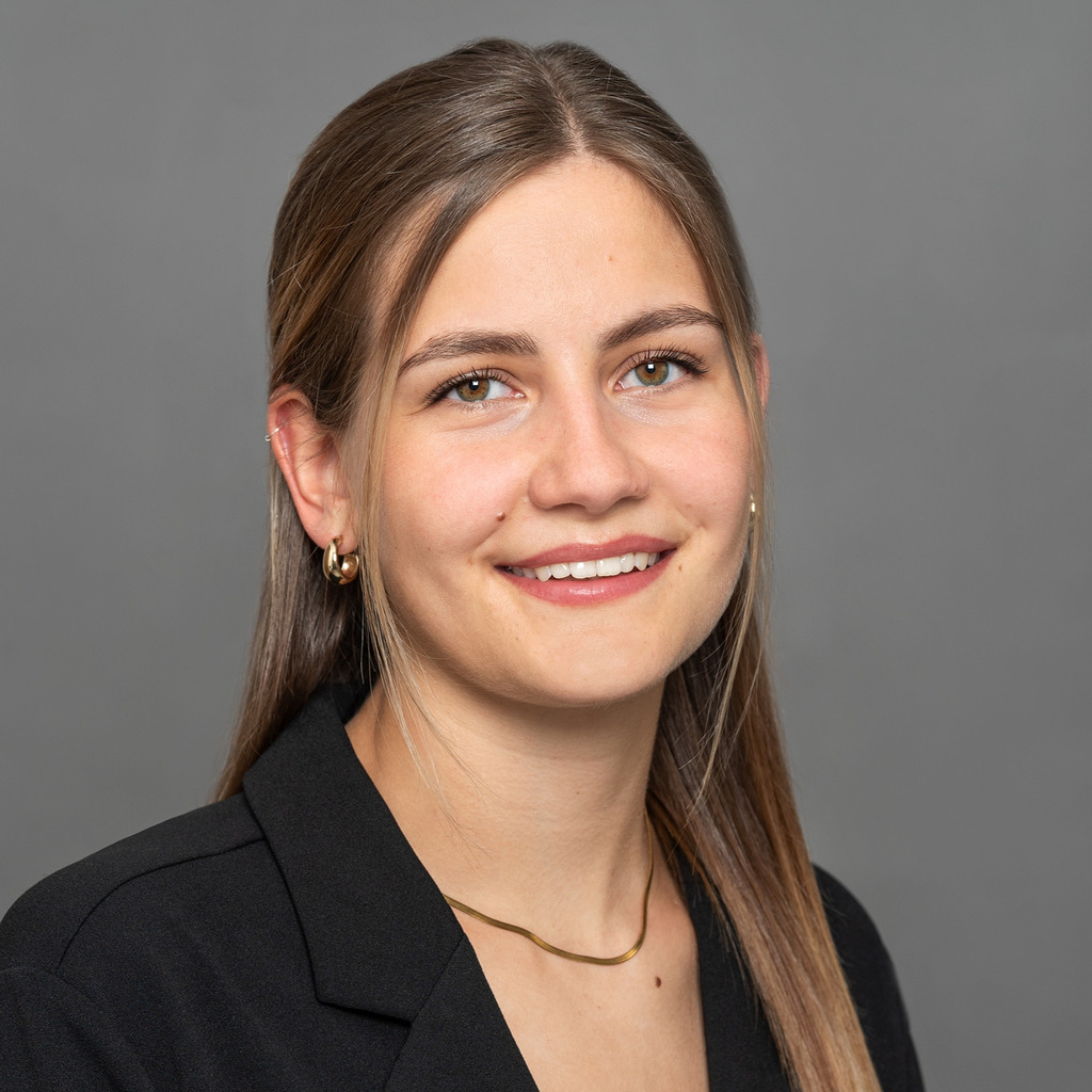 Anna Baumgartner - Controllerin - ZÜBLIN Timber GmbH | XING