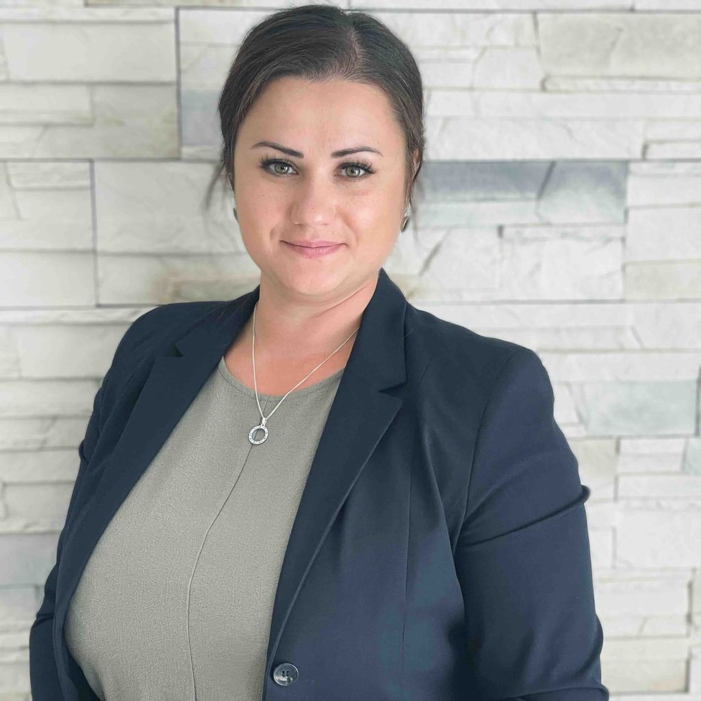 Nadja Reimer - Referentin Legal & Contract - SERVICEWARE | XING