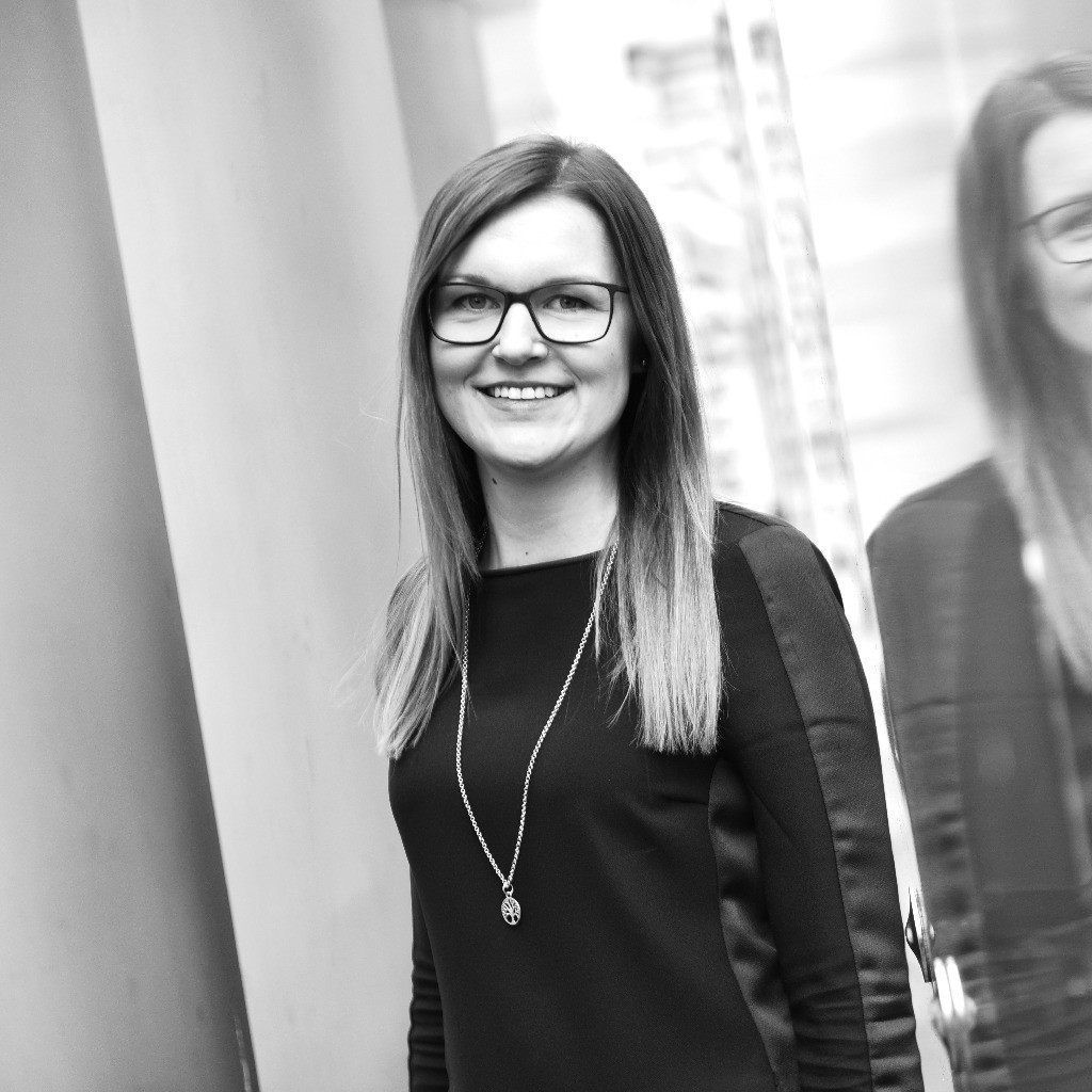 Carolin Peetz - Augenoptikermeisterin / Filialleiterin - LE Eyewear ...