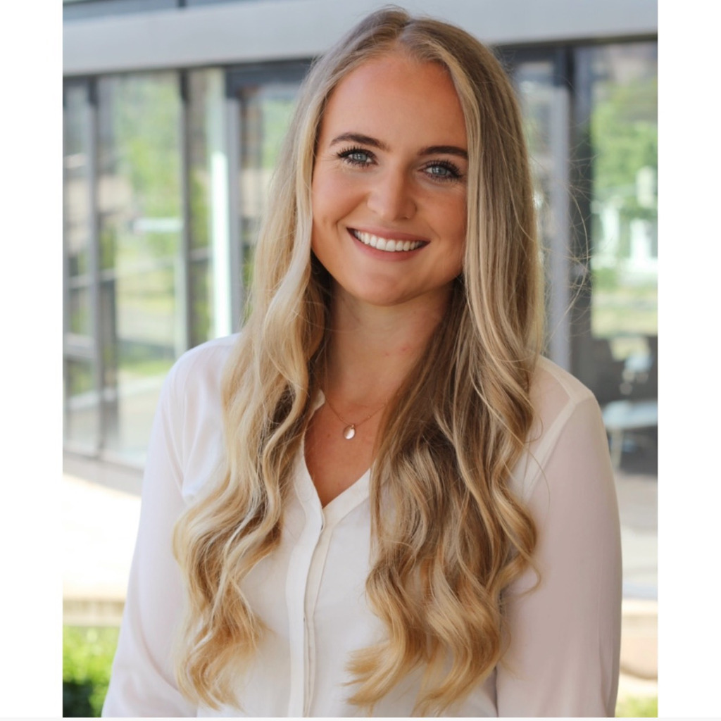 Ellen Eberhardt - Lead Digital Strategy - Porsche AG | XING