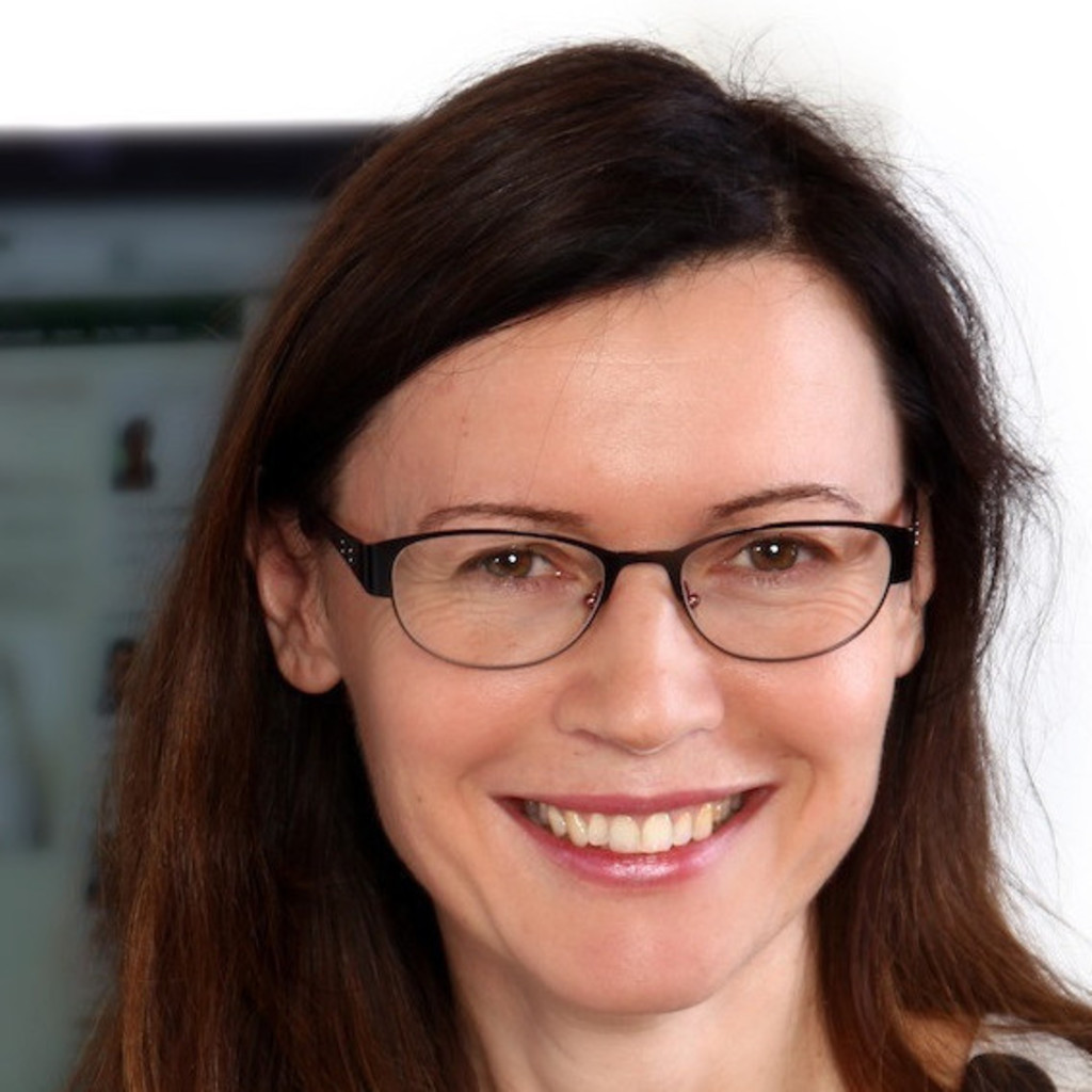 Julie Behr's Instagram, Twitter & Facebook on IDCrawl