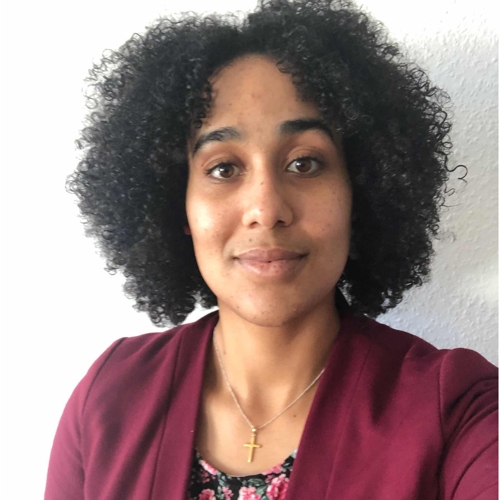 Iria Enahoro - Kauffrau für Büromanagement - USE Union Sozialer ...