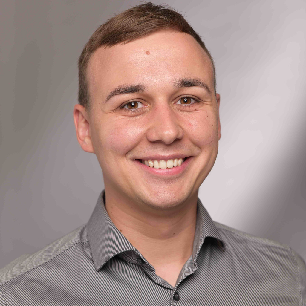 Tim Heinemann - Sales Consultant Office & Management, Finance - DIS AG ...