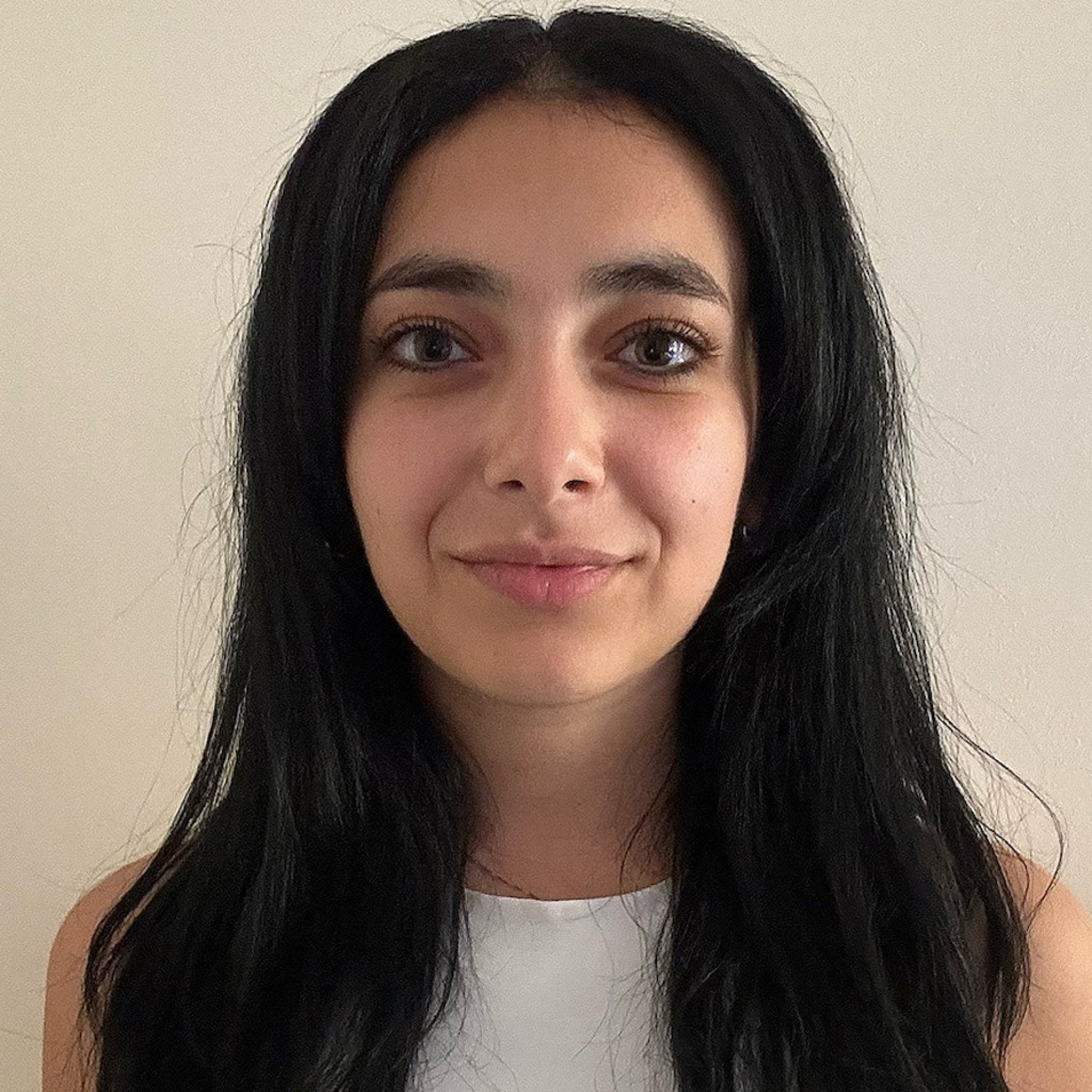 Ikram Mkhalfi - Social Media & Special Project - Mytheresa | XING