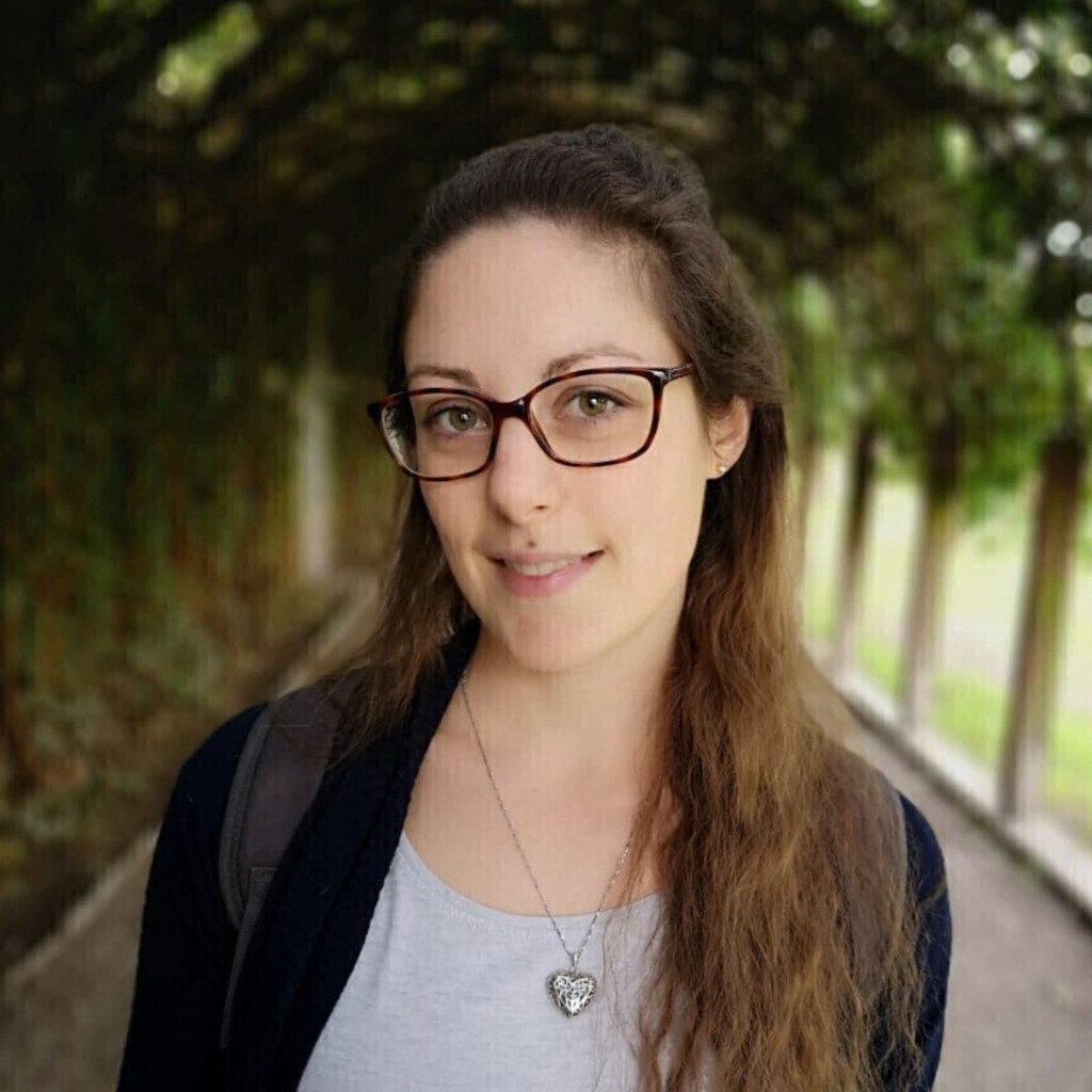 Roxanne Smith's Instagram, Twitter & Facebook on IDCrawl