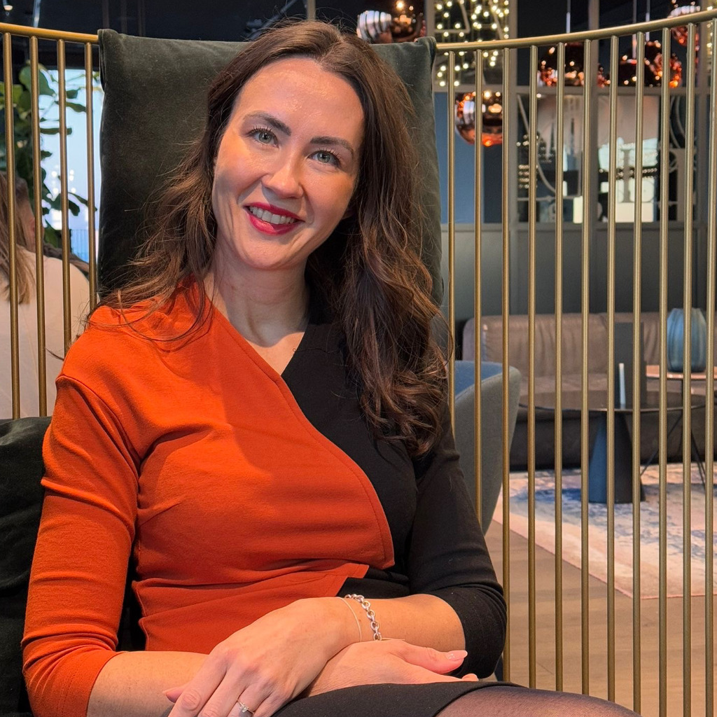 Stephanie Bryant - Storemanager - Hallhuber GmbH | XING