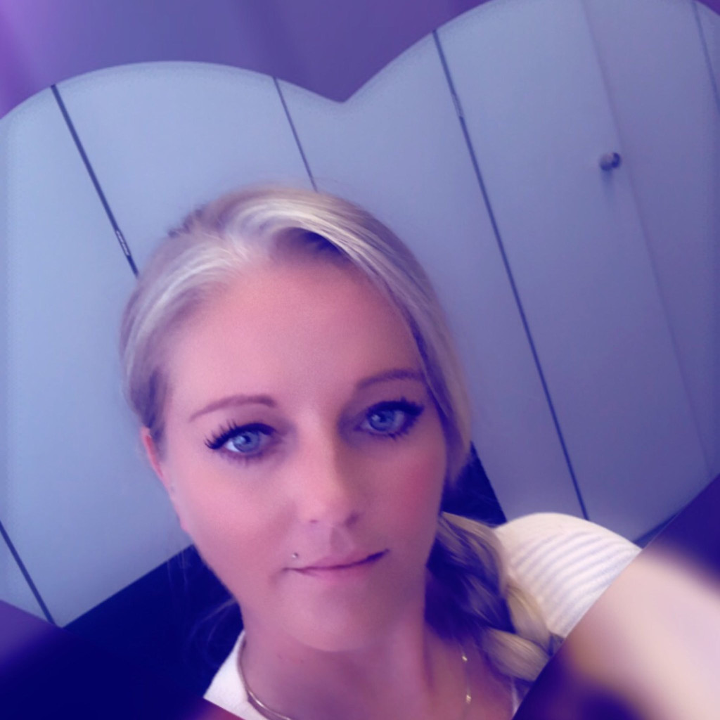 Simone Wölk - Personalsachbearbeiterin - Naxos-Diskus ...