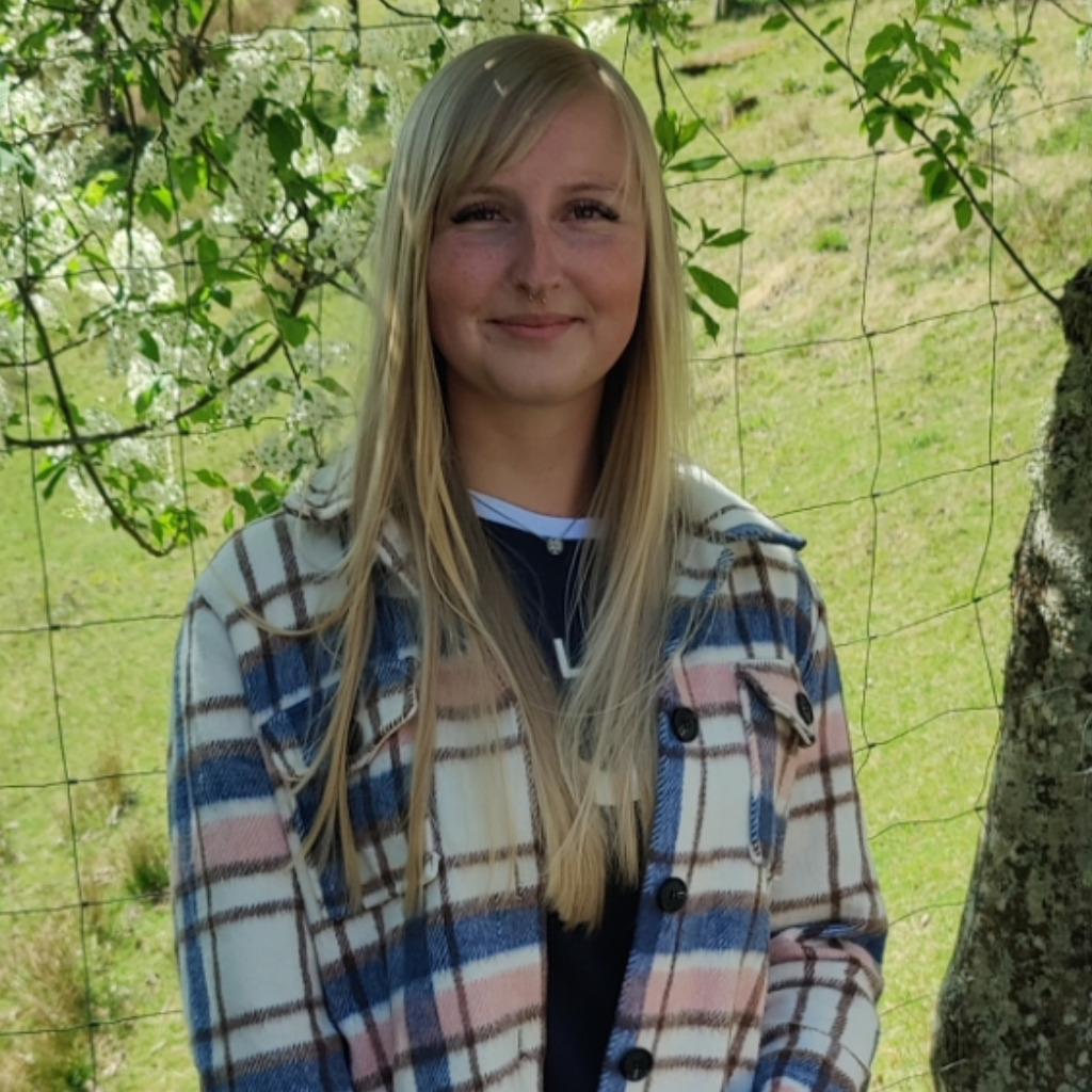 Stefanie Meder - Industriekauffrau - Rolls-Royce Solutions Augsburg ...