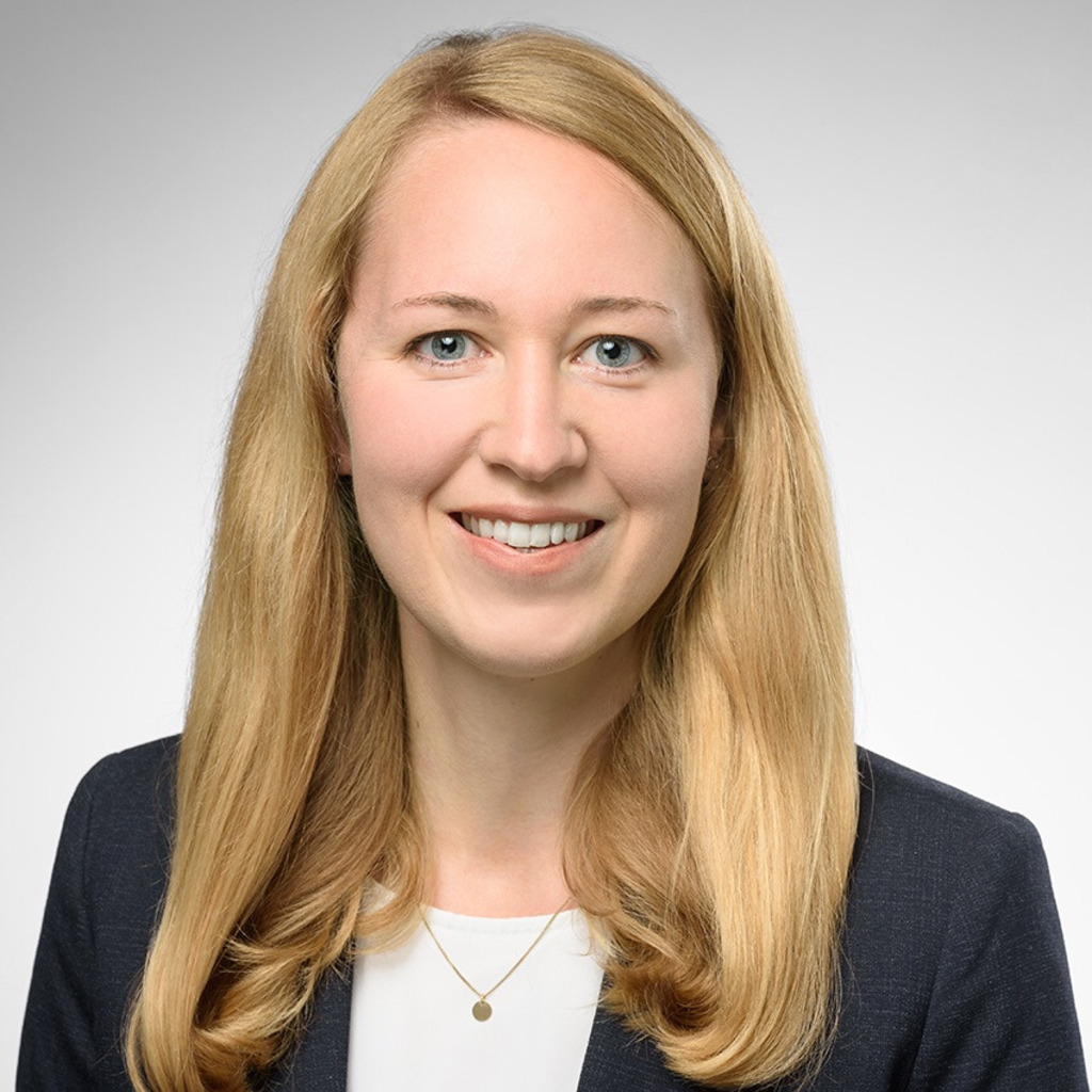 Julia Kruse - Controllerin | Konzernfinanzen & Beteiligungen - Dirk ...