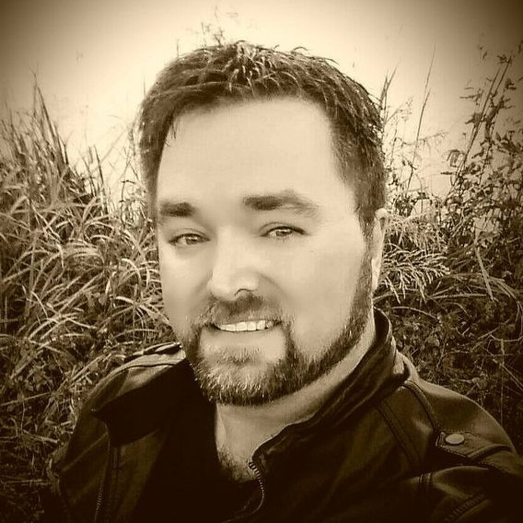 Robert Henley - Graphic Designer/Advertising artist - Winkarm .de | XING