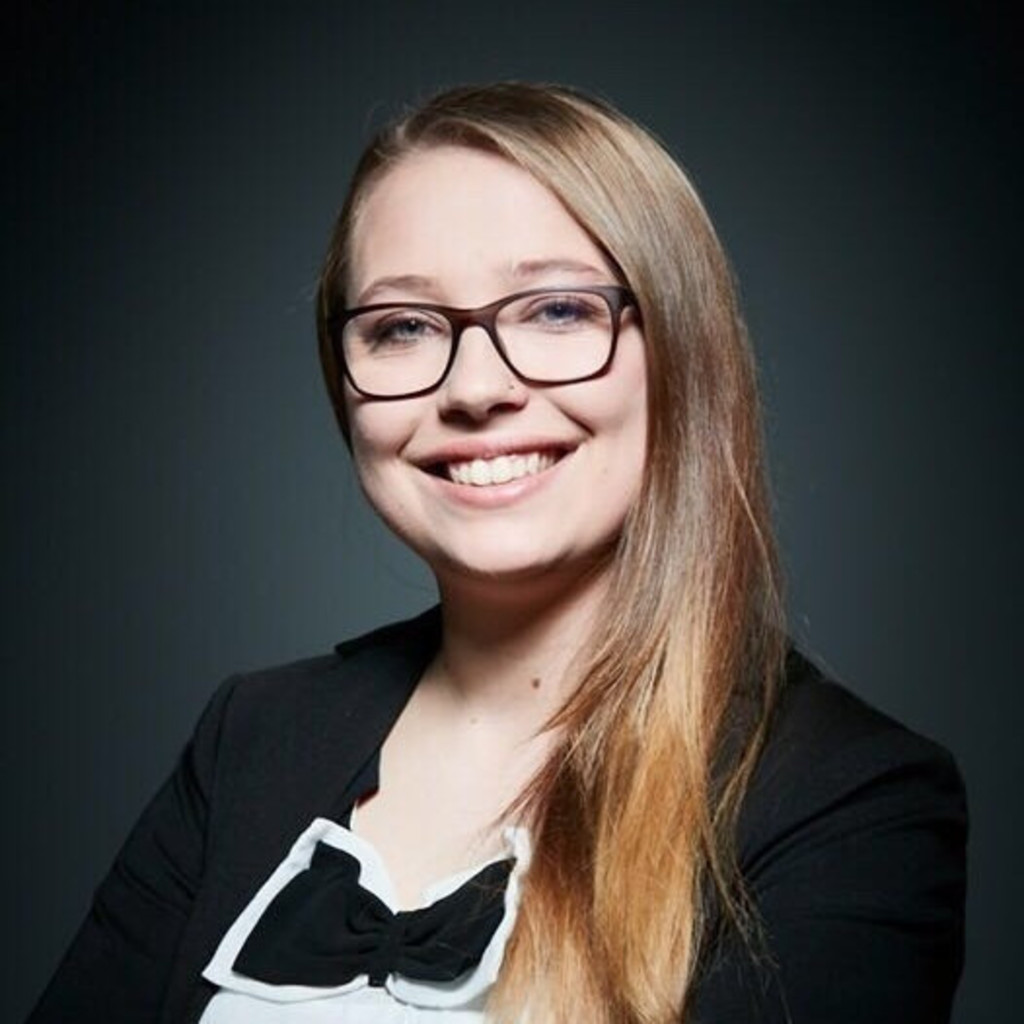 Lisa Gruber's Instagram, Twitter & Facebook on IDCrawl