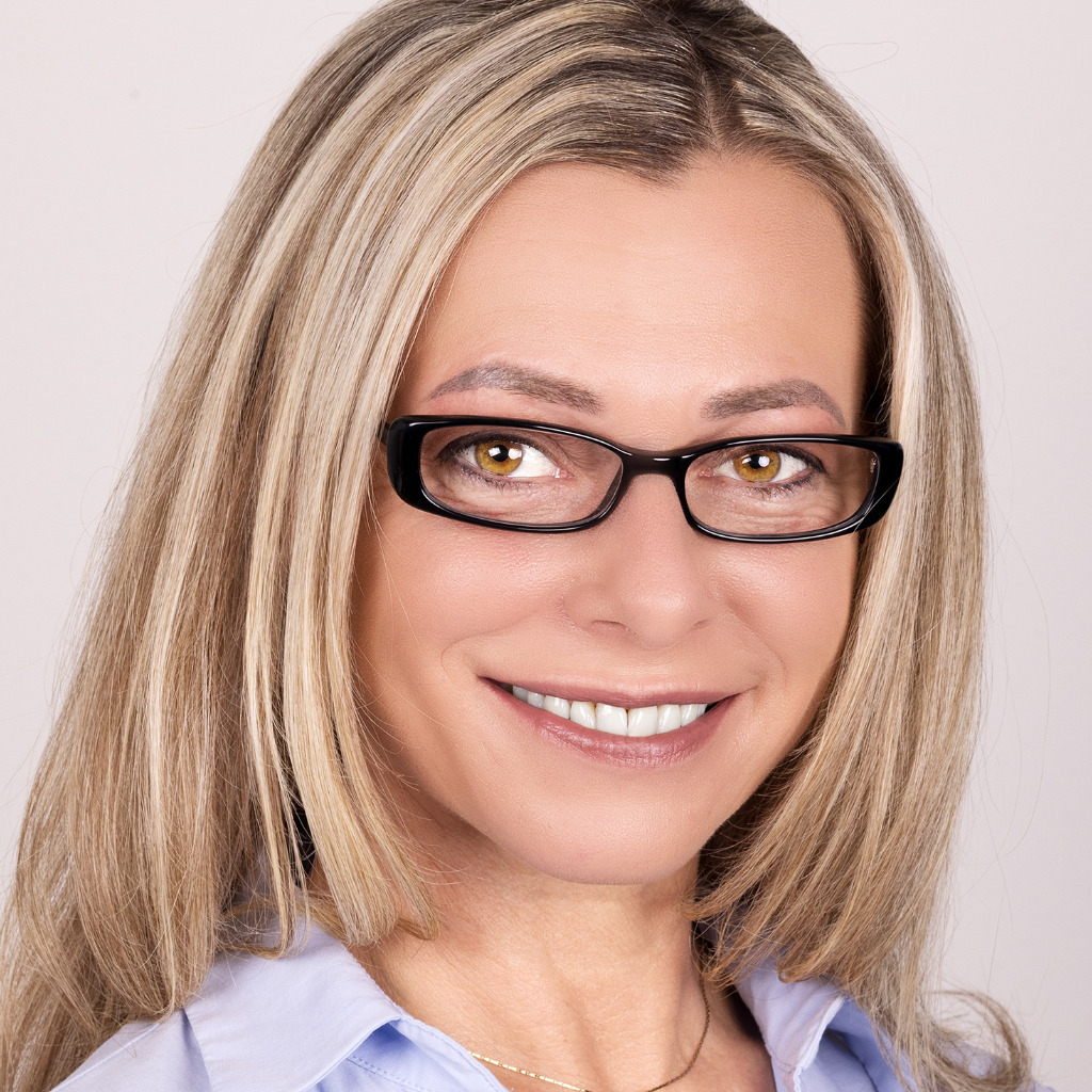 Anja-Susann Kronenberger - Produktmanagerin - CompuGroup Medical AG, GB ...