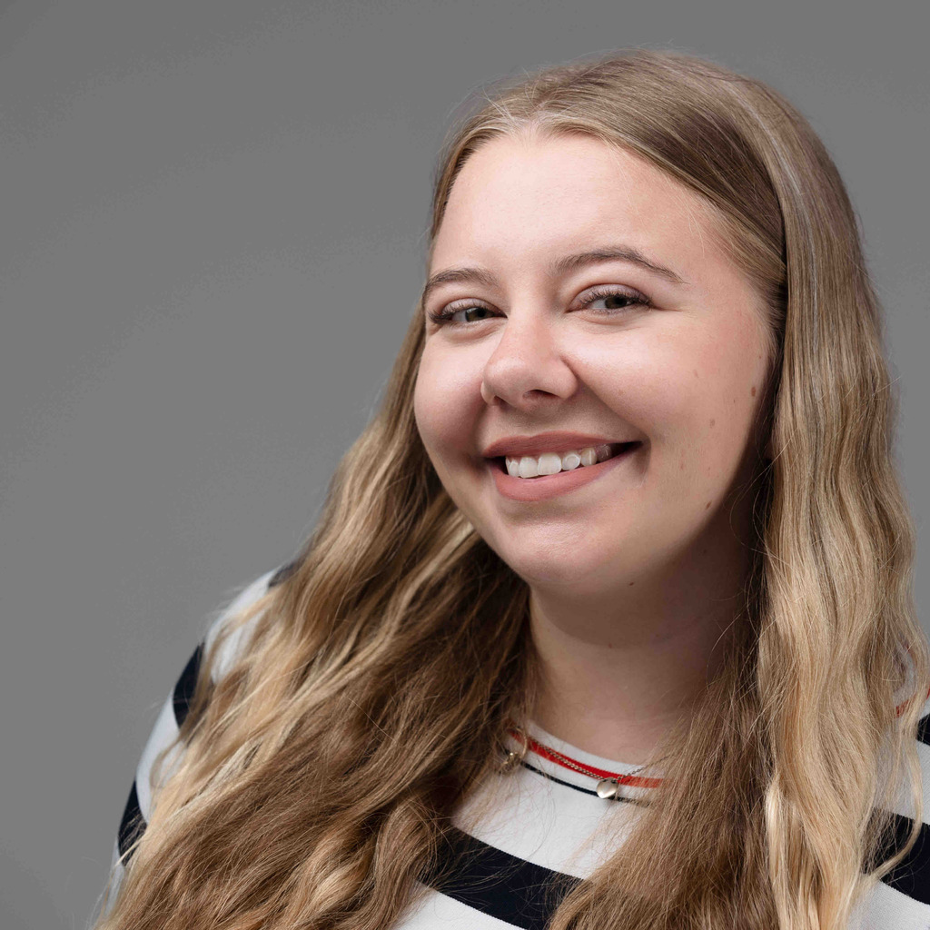 Laura Schramm's Instagram, Twitter & Facebook on IDCrawl