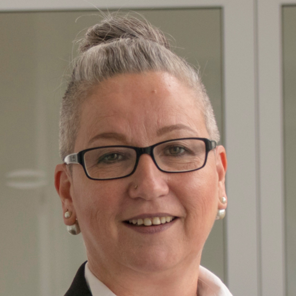 Sandra Webster - Vertriebsprozesse - J. Schmalz GmbH | XING