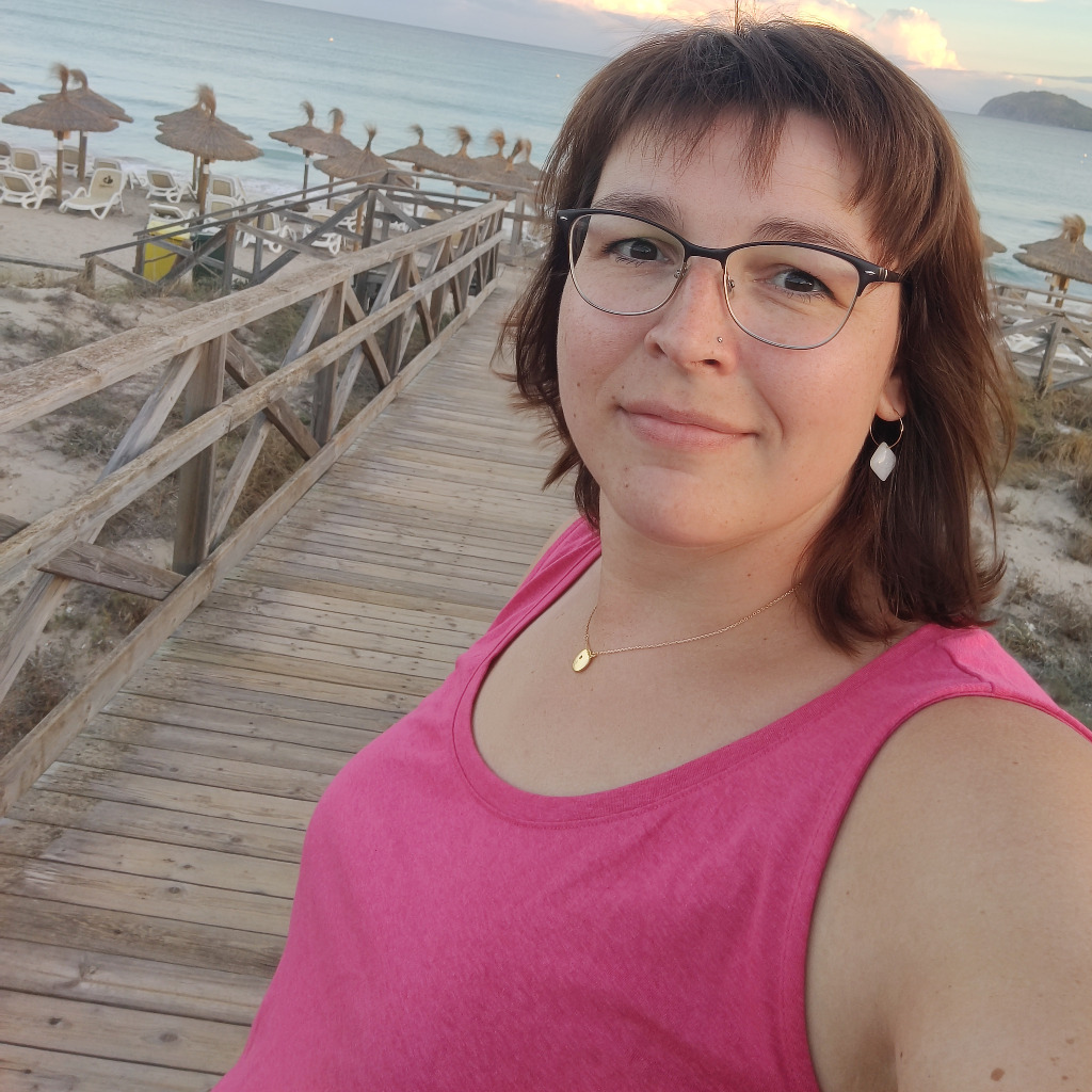 Stephanie Donner's Instagram, Twitter & Facebook on IDCrawl