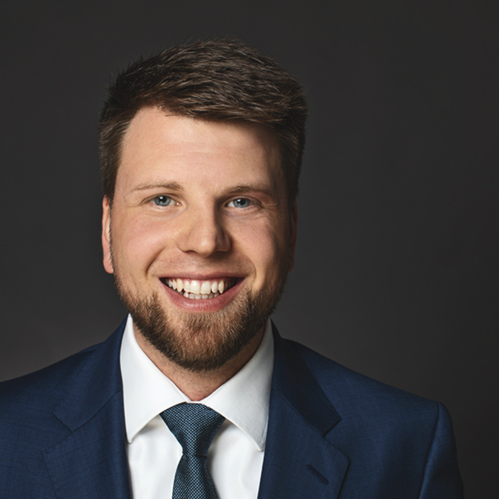 Dipl.-Ing. Chris Evers - Head of Service Center - XENON ...