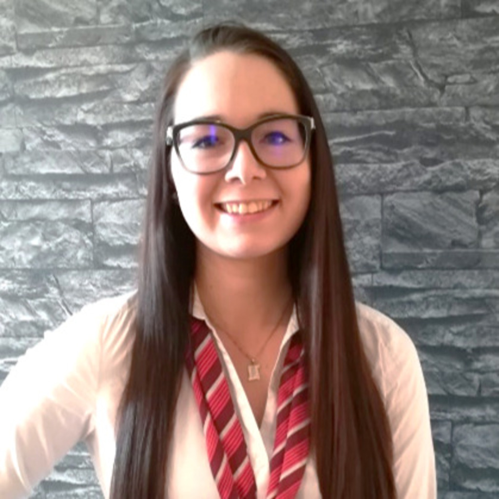 Jennifer Lippe - Bereichsleitung im Möbelhandel - Leiner & kika ...