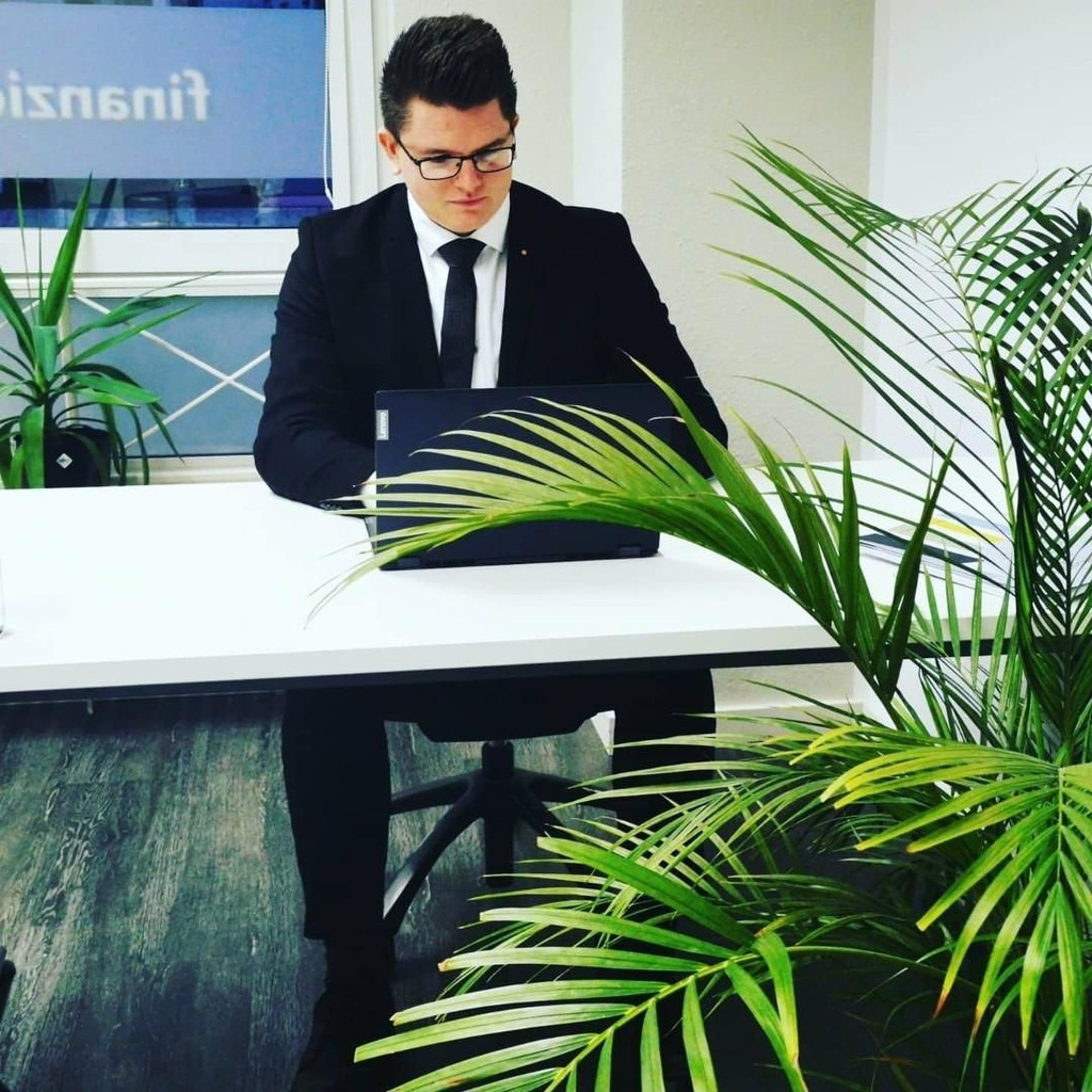 Darren Pollard - Systemadministrator Netzwerktechnik - Mannesmann ...