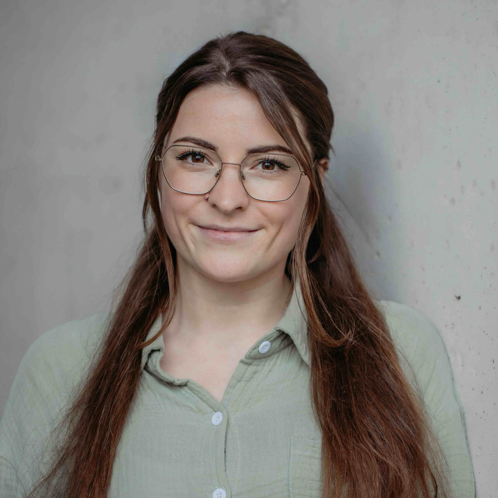 Joanna Lopez - Augenoptikerin - Optikhaus Beth GmbH | XING