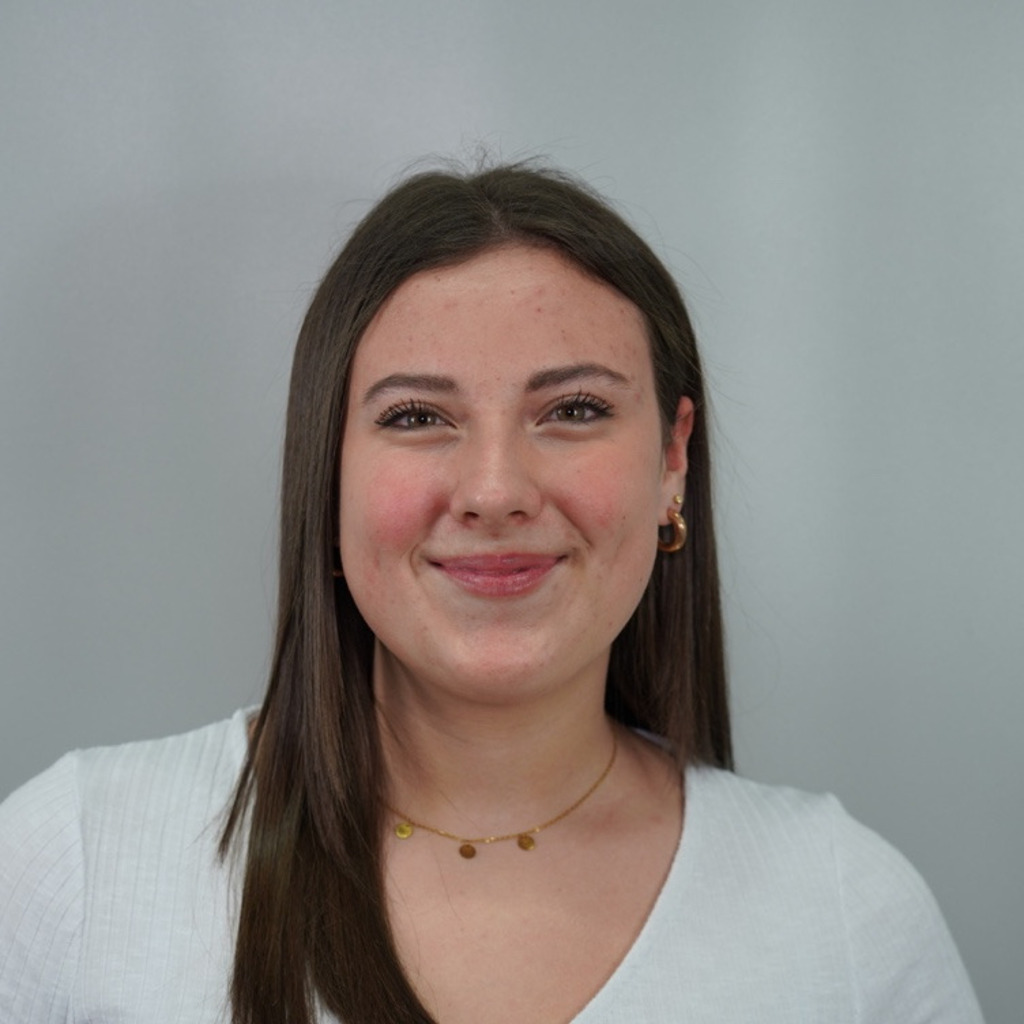 Jasmin Albrecht - Duale Studentin - Center Parcs Allgäu | XING