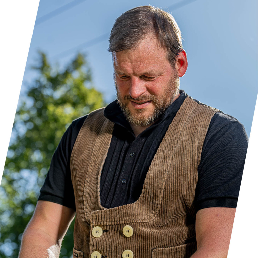 Daniel Molnár - Mosaizist & Dozent - Traditionshütte - Handwerks- und ...