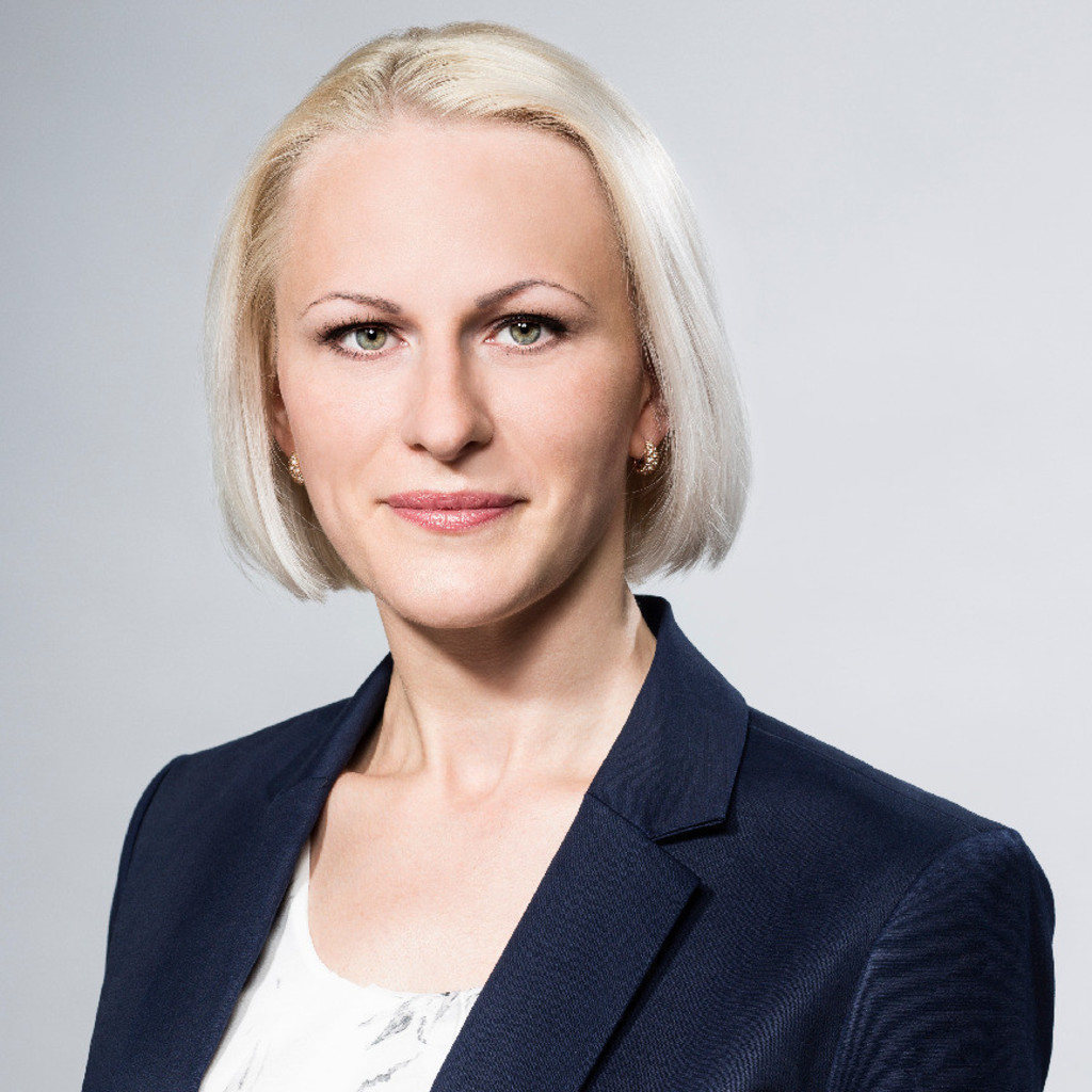 Elena Bauer - Augenoptikermeisterin - SEHSTÄRKE Augenzentrum Uhl ...