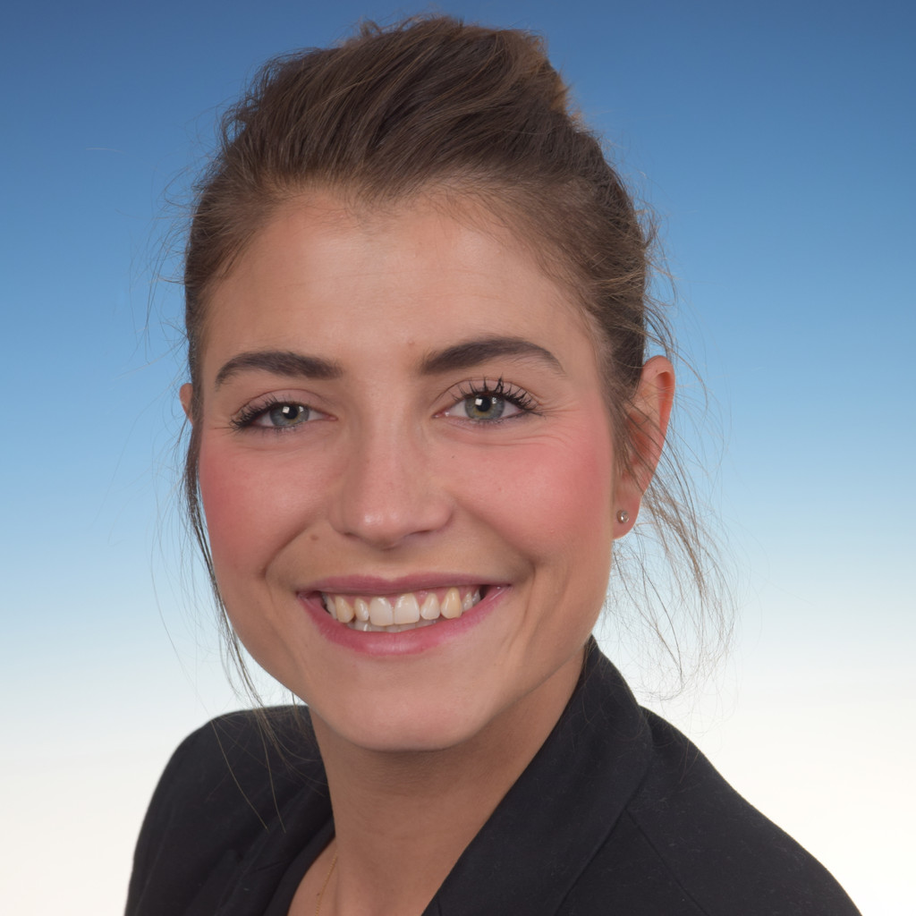 Paula Kühnau - Hoteldirektorin - Landhaus Carstens Timmendorfer Strand ...