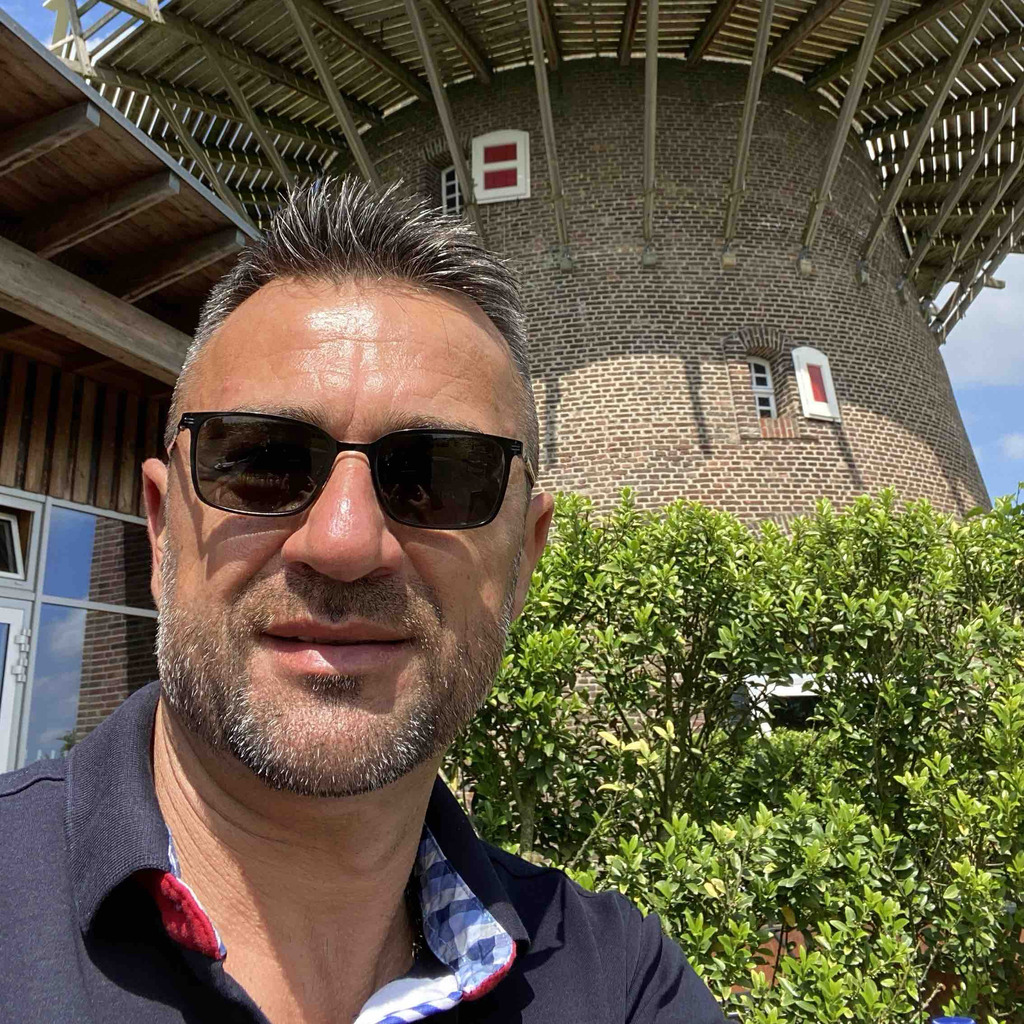 Sinisa Cvetic - Maschinenbau/BBM - Gymnasium/Serbien | XING