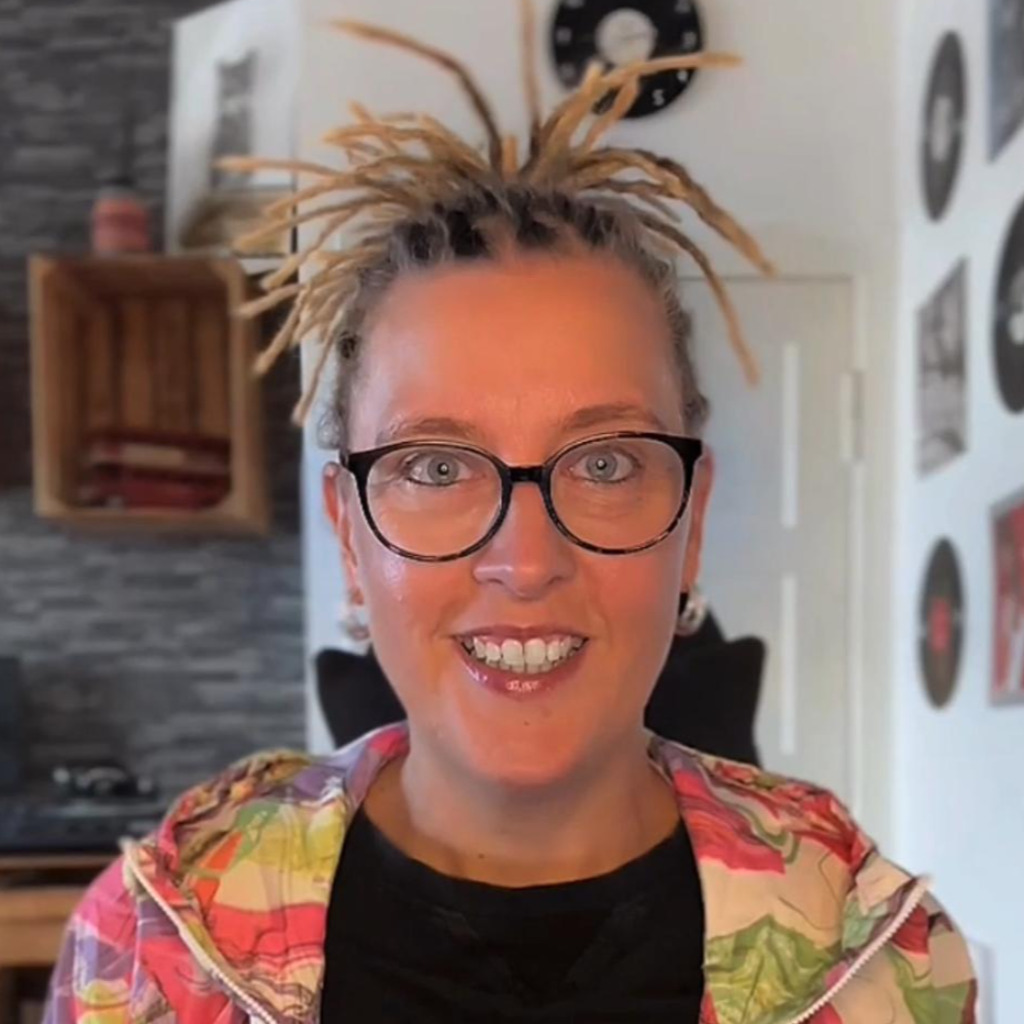 Christina Riedel - Freelance Admin, Global Partner Management, Motion ...