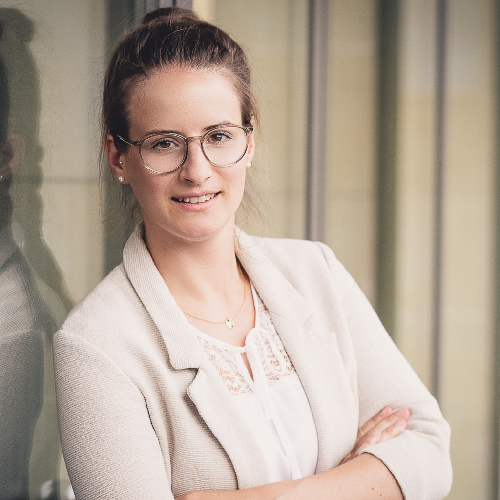 Laura Schmidt - Abteilungsleiterin Integration (Raumfahrt) - Invent ...