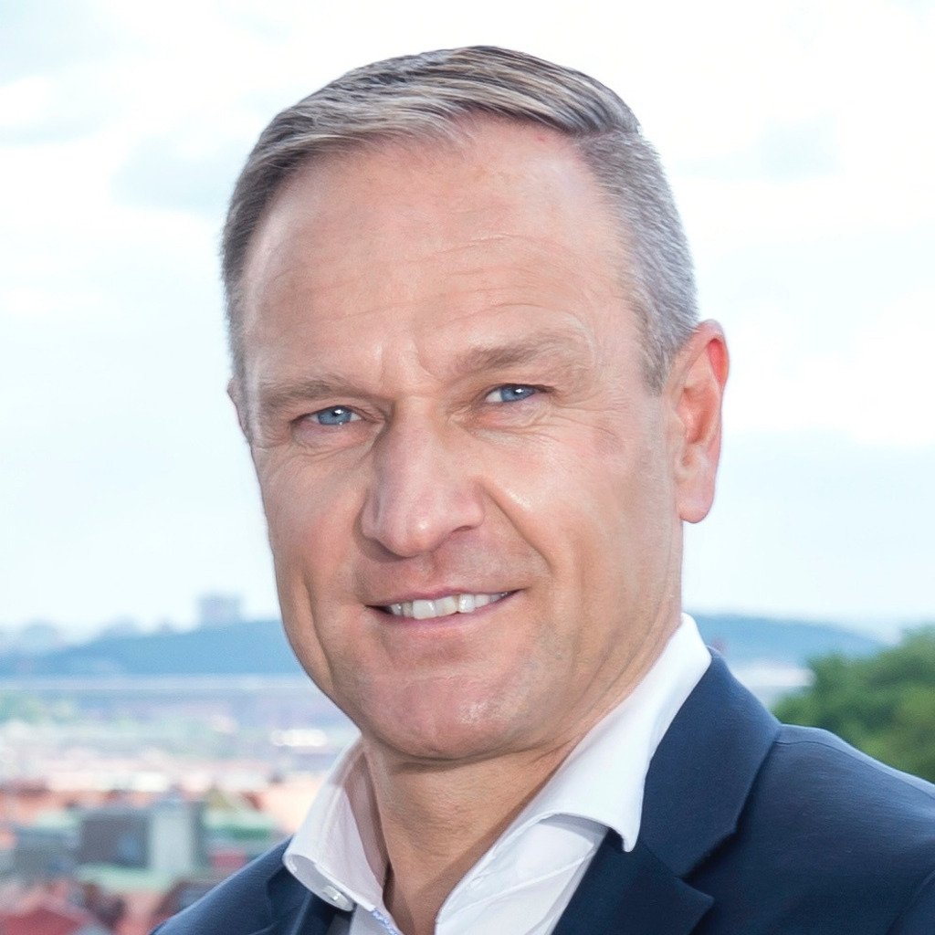 Gerhard Hackl - Prokurist, staatlich geprüfter Immobilientreuhänder ...