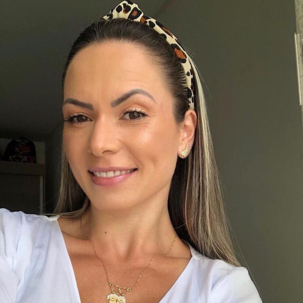 Sara Bach's Instagram, Twitter & Facebook on IDCrawl