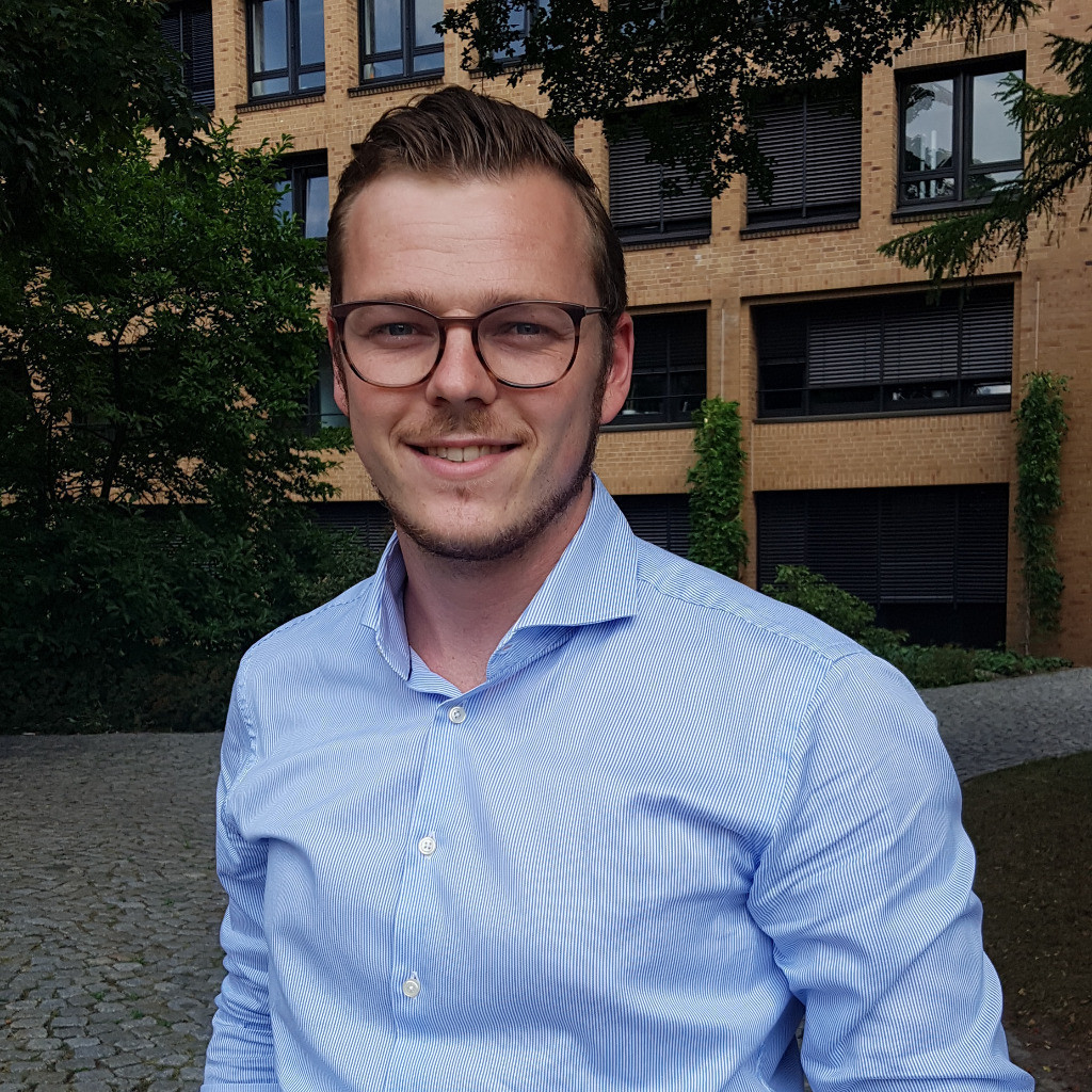 Sebastian Schmanns - Western Europe Community Manager - Bungie INC. | XING