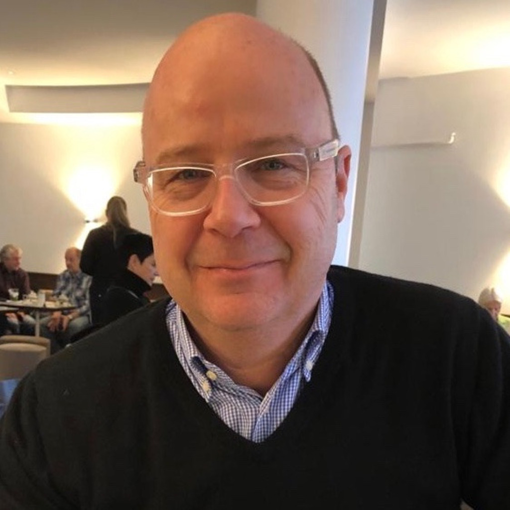 Dipl.-Ing. Michael Albrecht - CSS Project Office - Infineon ...