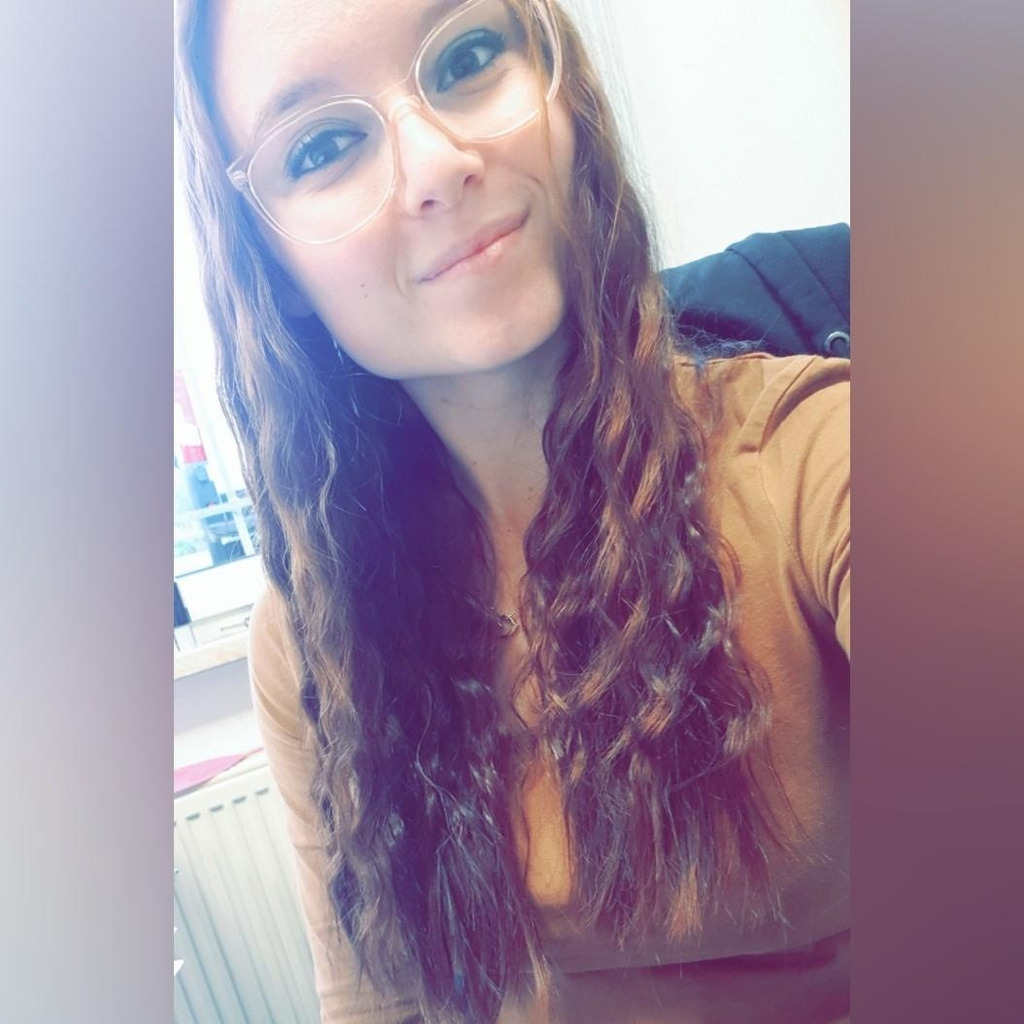 Laura Schäfer - Projektleitung Schul- & Fachraumeinrichtung ...