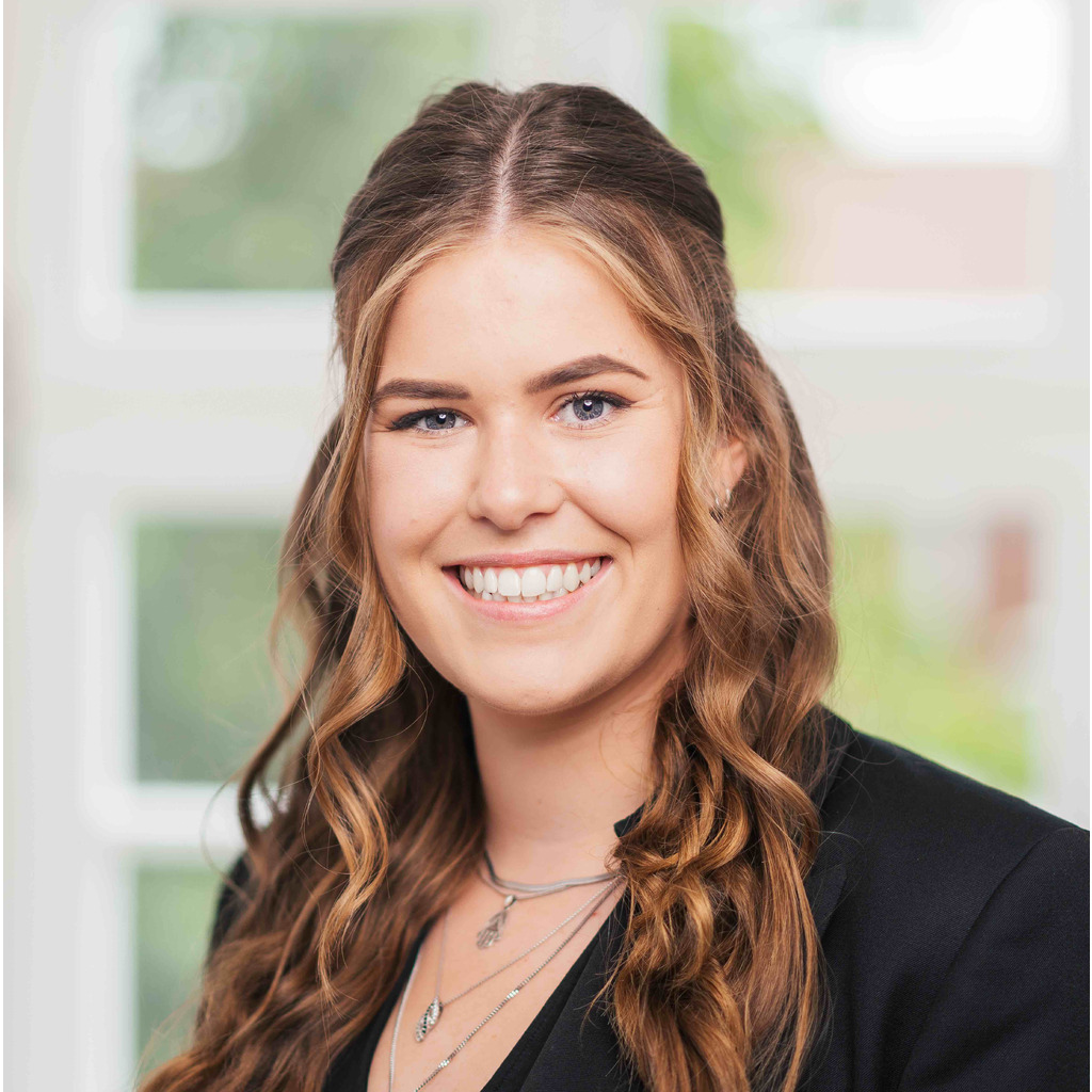 Laura Schumacher - Mitarbeiterin für Marketing und Kommunikation ...