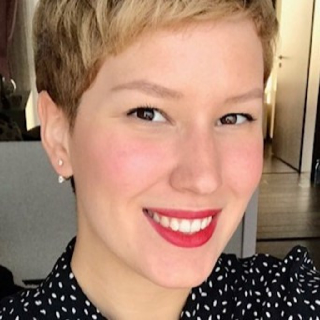 Eszter Molnar - Produktionsmitarbeiterin - Heydt-Verlags-GmbH | XING