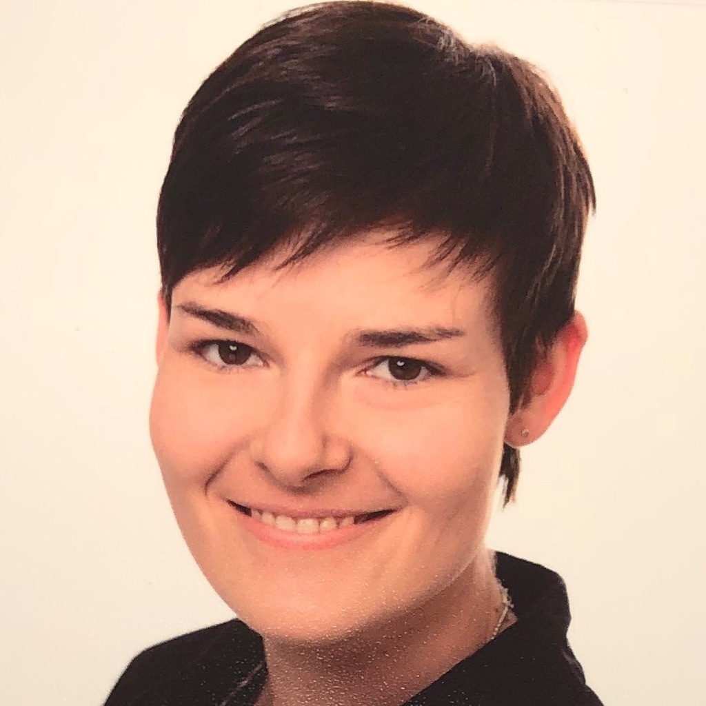 Anja Frank - Technischer Betriebsleitung Hörakustik - Fielmann AG | XING