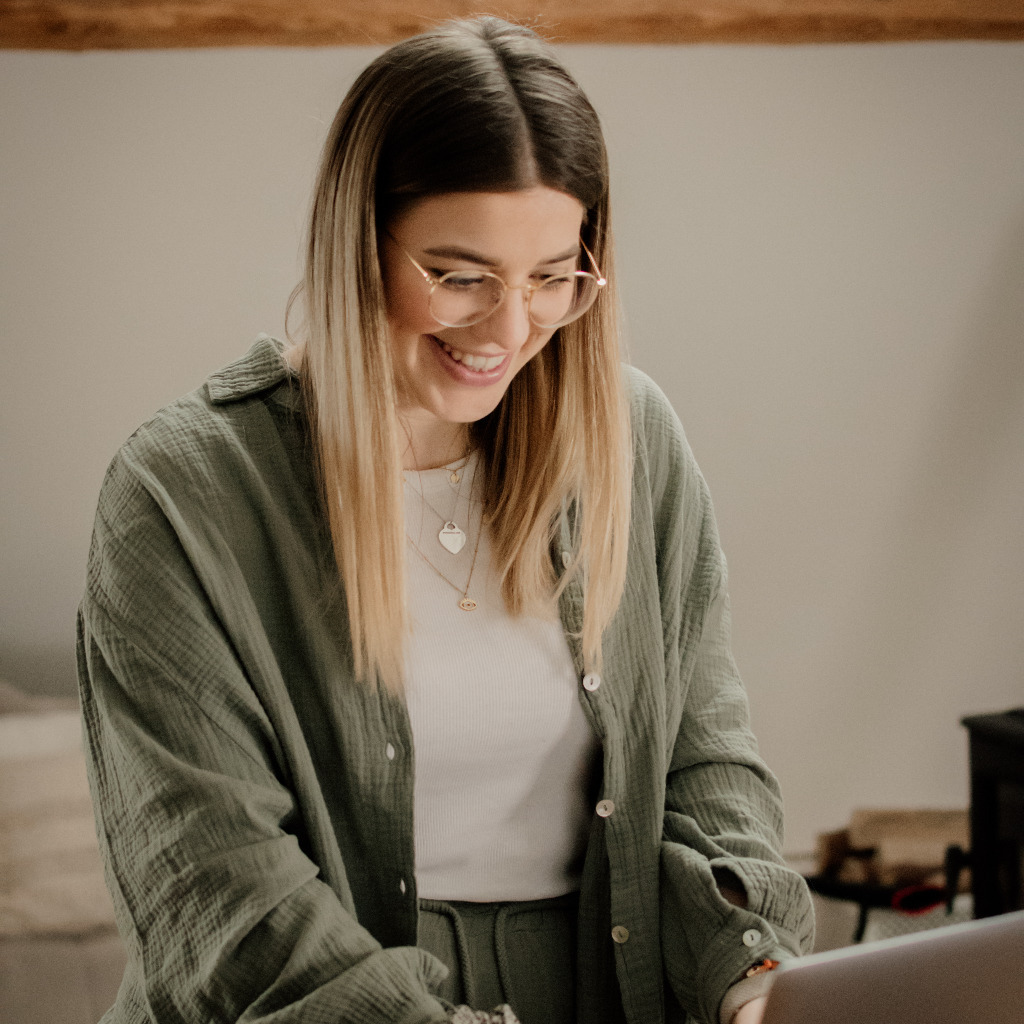 Laura Knauer - Junior Sales Manager - Almen & Palmen Marketing- und ...