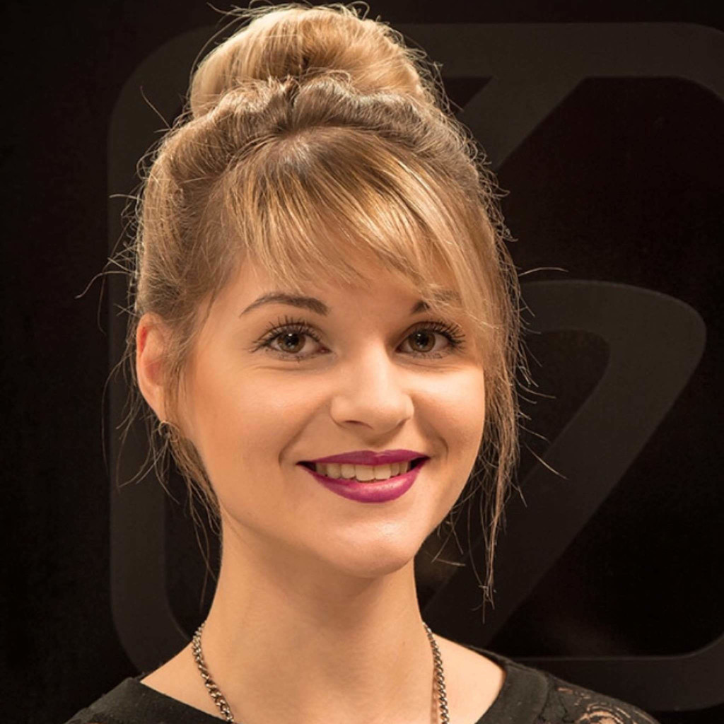 Lisa Karl's Instagram, Twitter & Facebook on IDCrawl