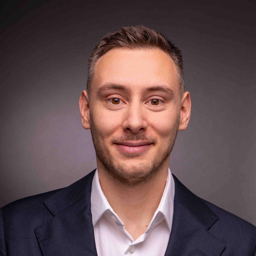 Viktor Donev - Interim Manager - Apple | XING