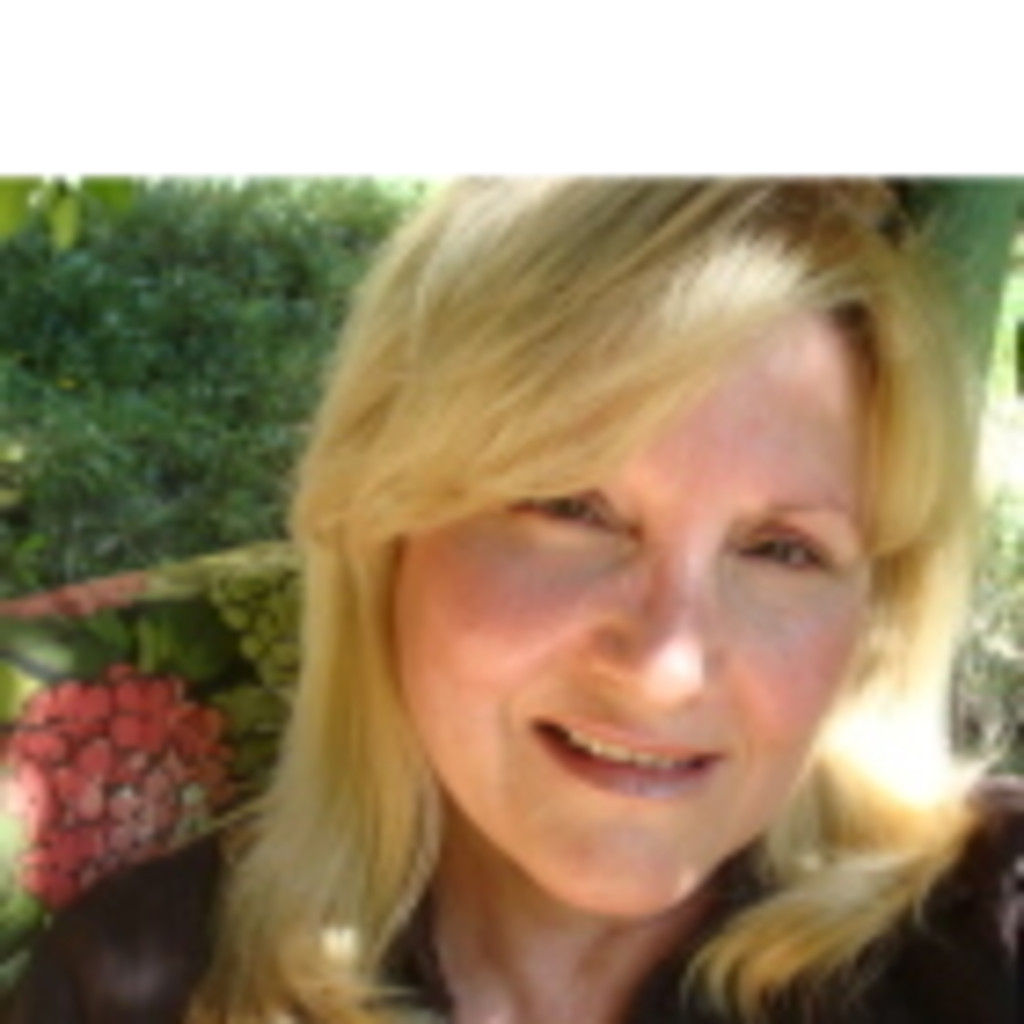 Robyn Ellsworth - Creator - Nini's Things | XING